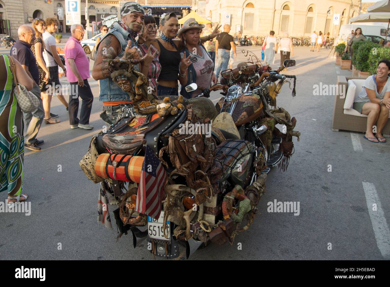 Italy summer dance hi-res stock photography and images - Alamy