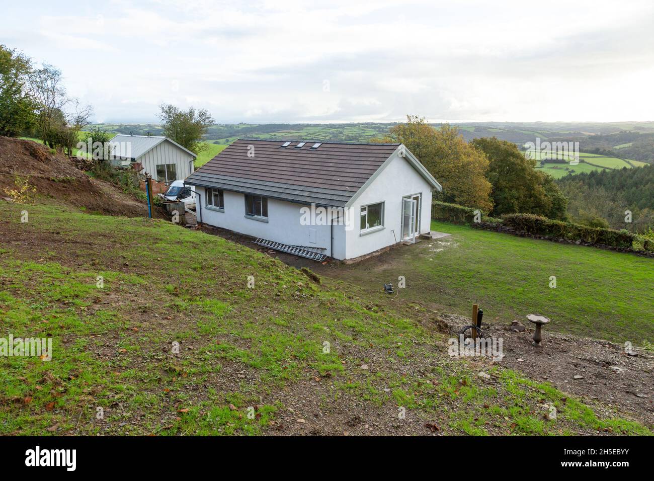 English country cottage farm hi-res stock photography and images - Alamy