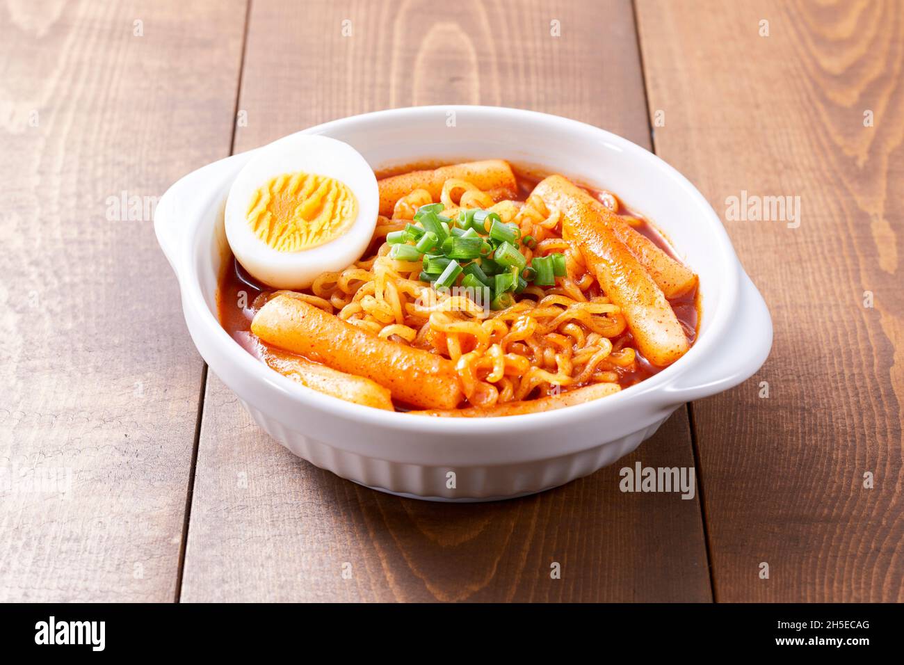 Tteokbokki topokki hi-res stock photography and images - Alamy