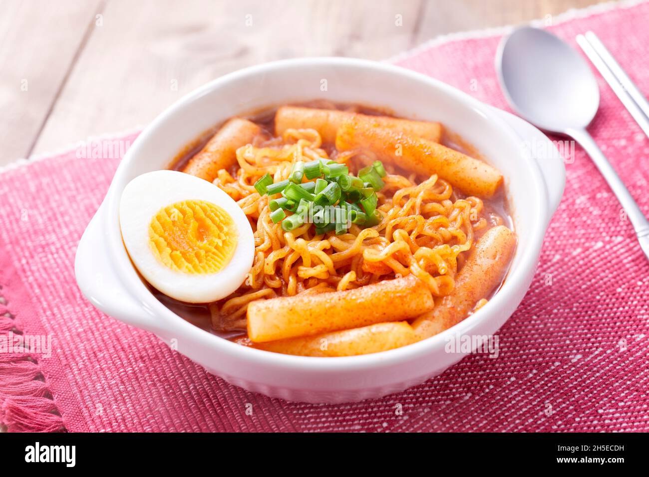 Tteokbokki chopsticks hi-res stock photography and images - Alamy