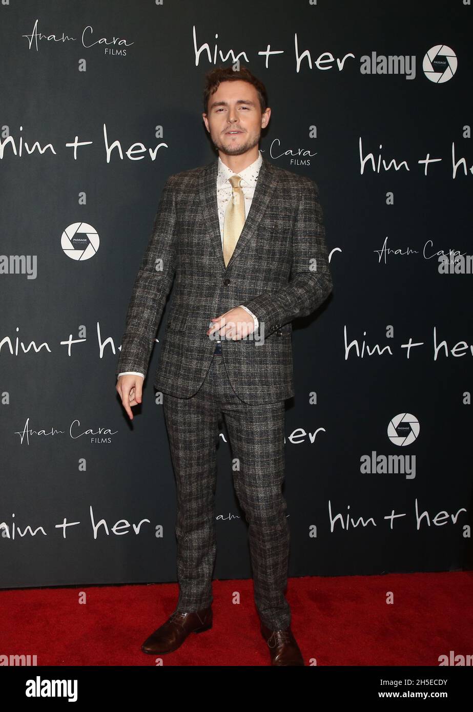 Los Angeles, Ca. 8th Nov, 2021. Callan McAuliffe, at the premiere of ...