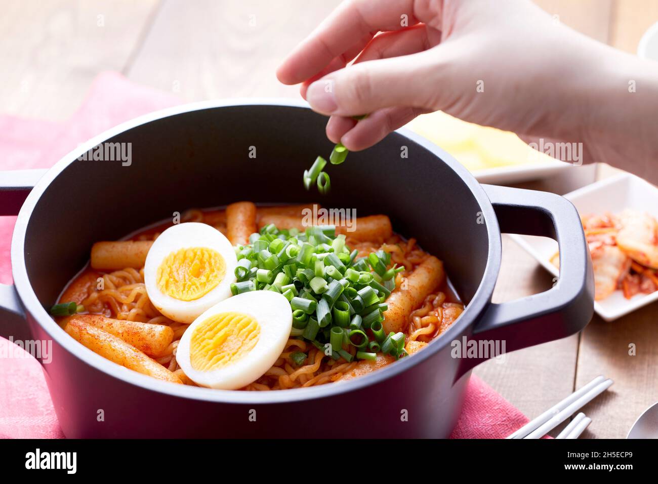 Tteokbokki chopsticks hi-res stock photography and images - Alamy