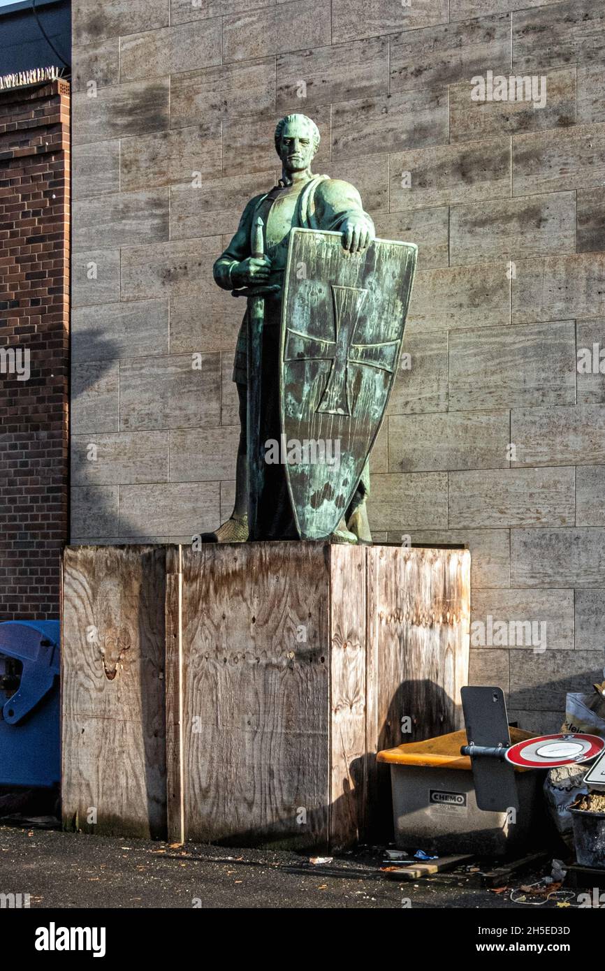 Sculptor hans dammann hi-res stock photography and images - Alamy