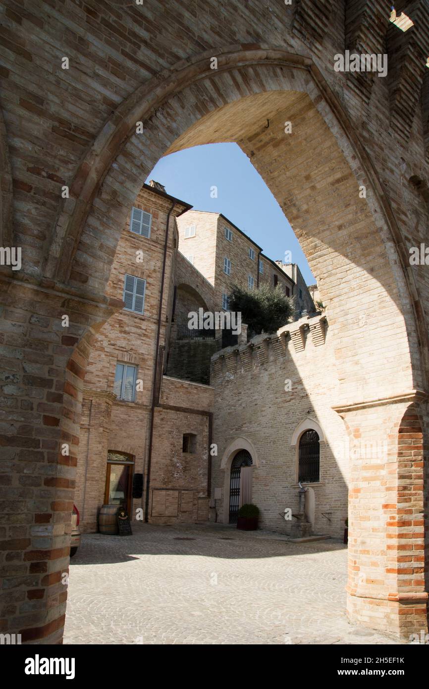 Old Town, Largo Giacomo Leopardi, The Arches, Petritoli, Marche, Italy ...