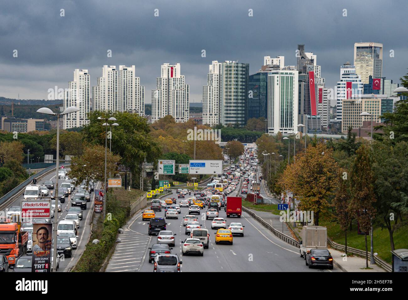 Heavy Traffic in Istanbul, Turkey Stock Photo - Alamy
