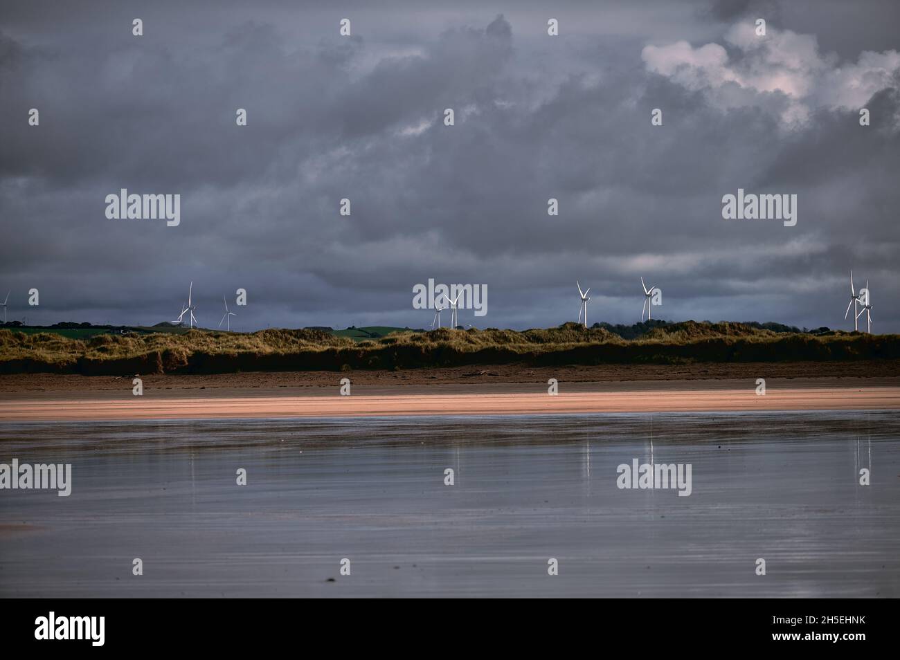 Blowing up a storm hi-res stock photography and images - Alamy