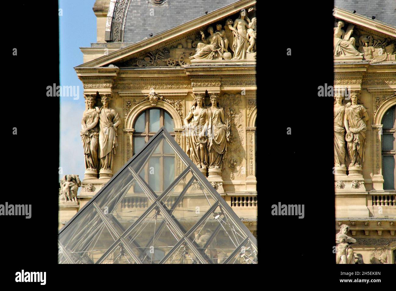 Louvre museum 1793 hi-res stock photography and images - Alamy