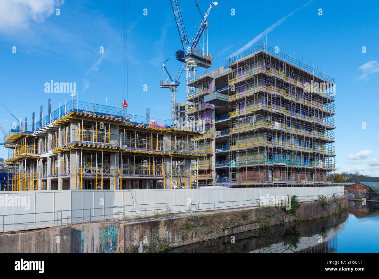 Large new brownfield housing development at Soho Wharf in Birmingham of ...