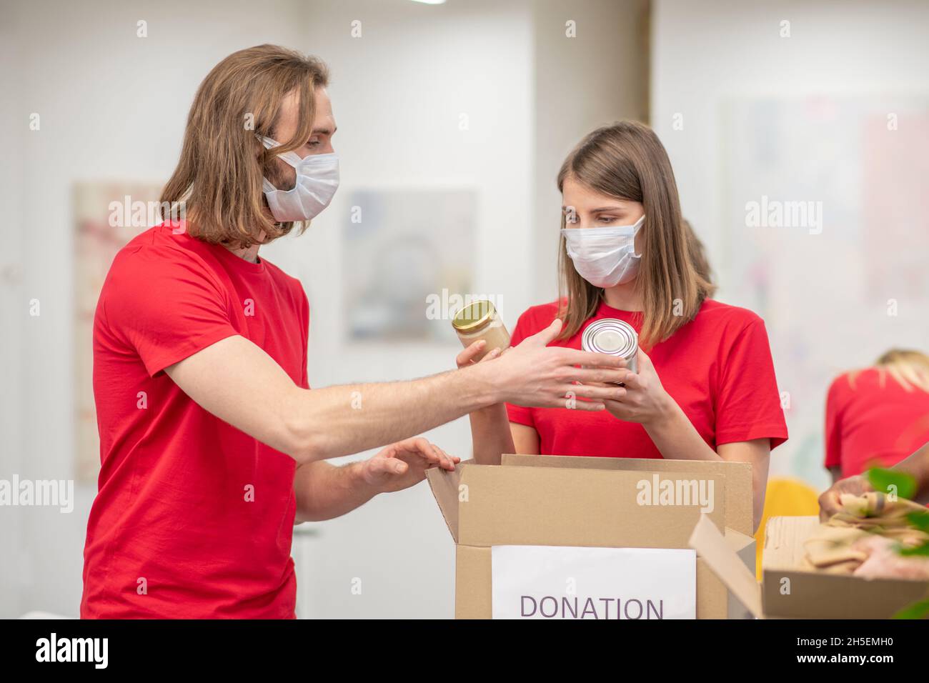 Sorting masks hi-res stock photography and images - Alamy