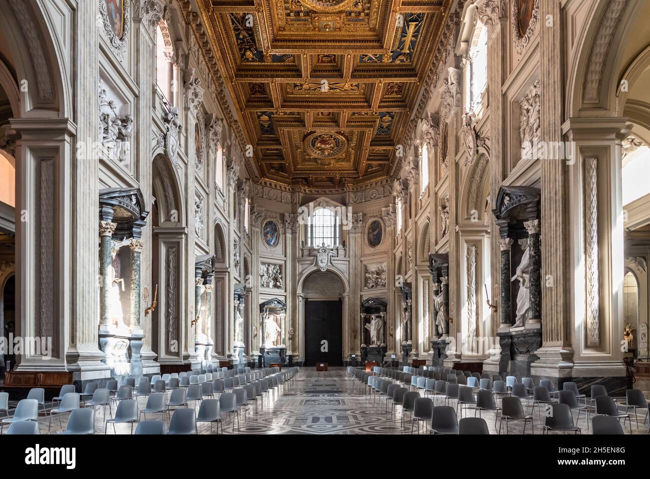 View of hall inside large basilica in the Vatican Stock Photo - Alamy
