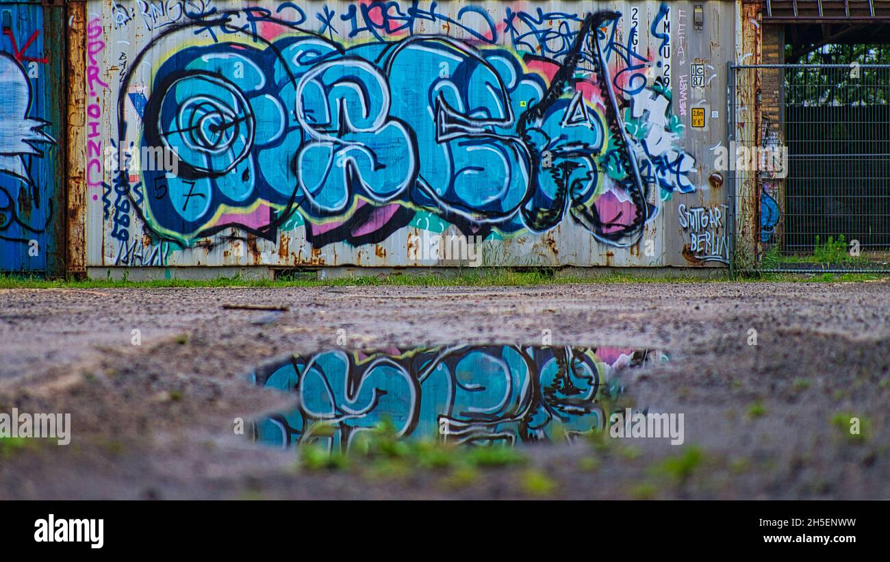Graffiti street art ground floor hi-res stock photography and images ...