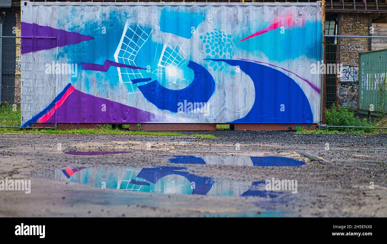Graffiti street art ground floor hi-res stock photography and images ...
