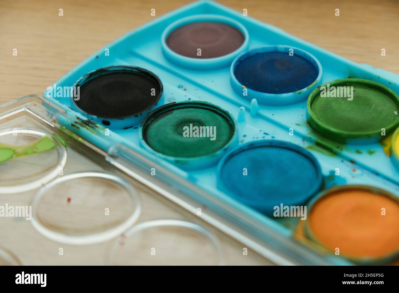 Mixed paints hi-res stock photography and images - Alamy