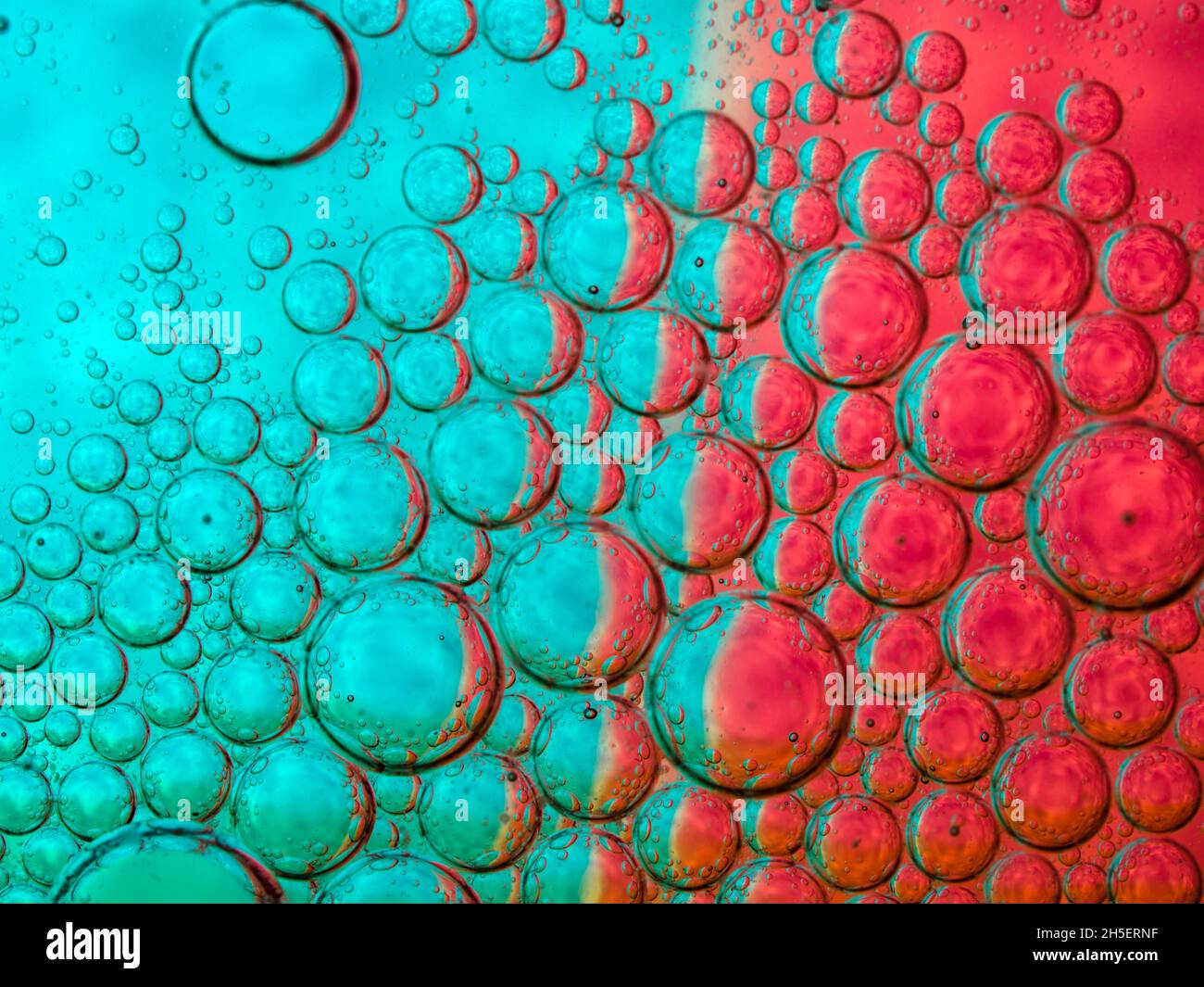 Oil bubbles in water Stock Photo - Alamy
