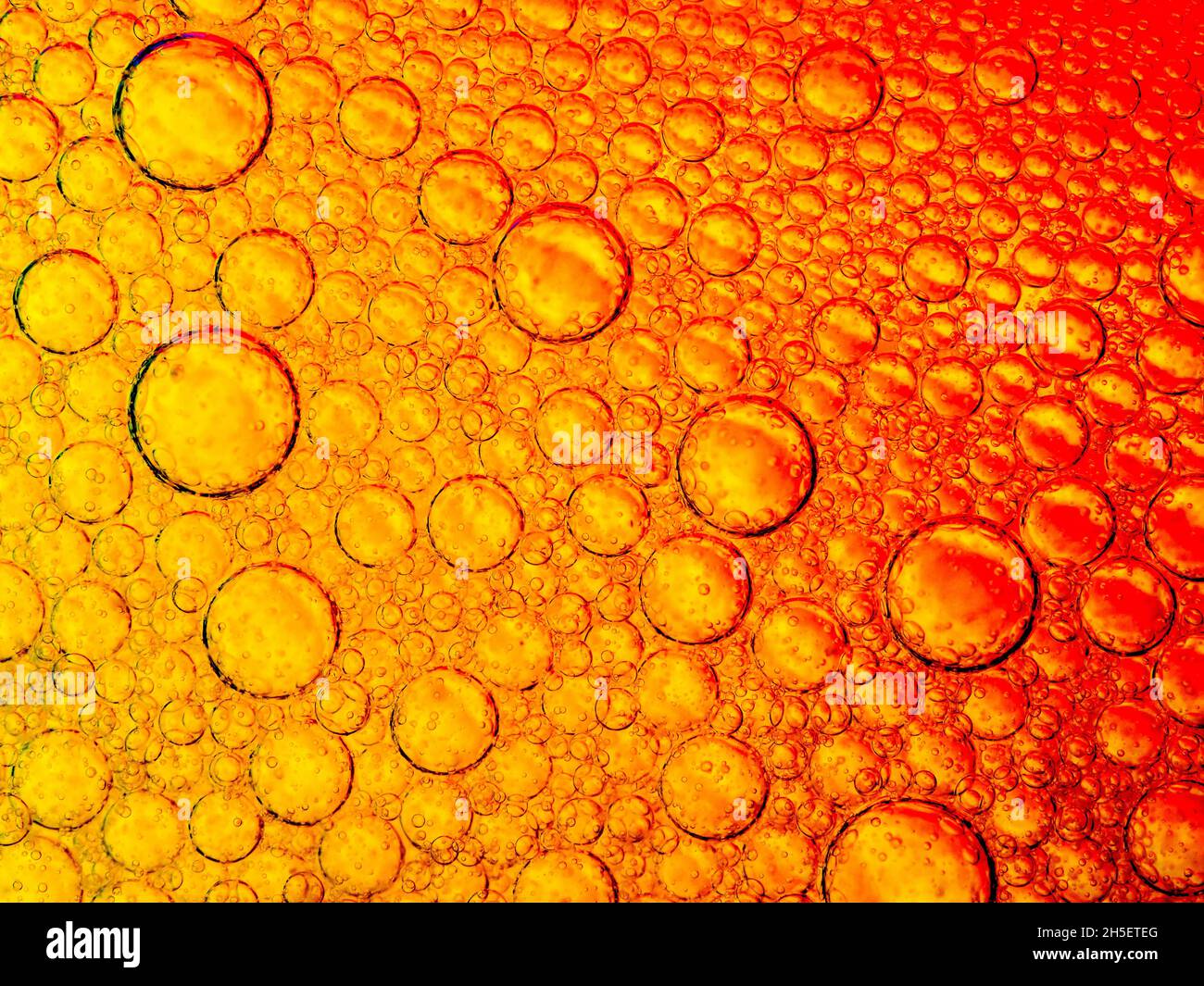Oil bubbles in water Stock Photo - Alamy