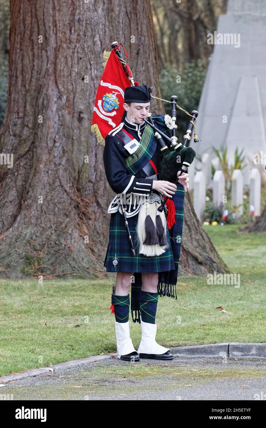 Sunday 7th November 2021. The piper sounds the lament. Brookwood Last ...