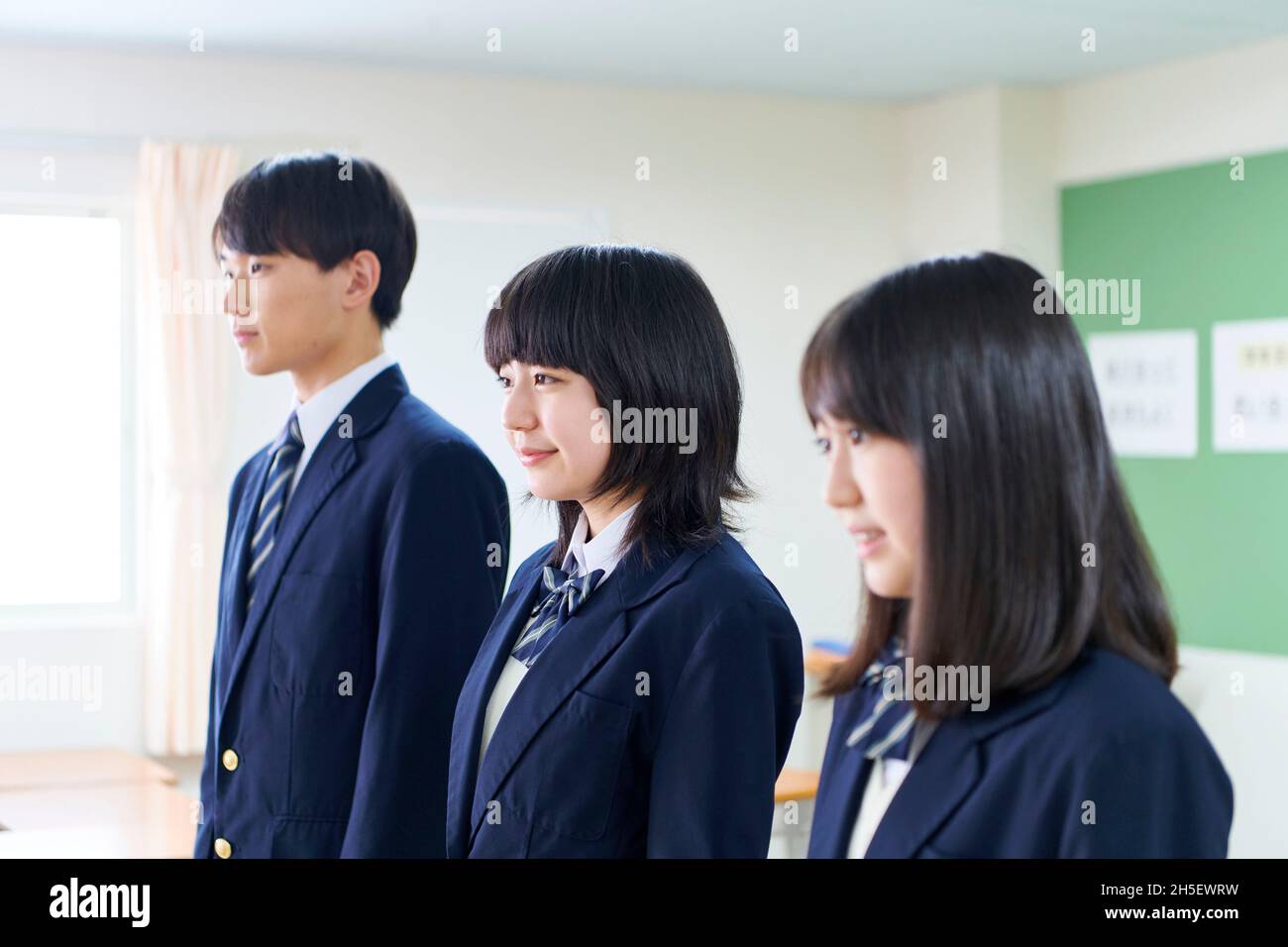 Japanese school students in the classroom Stock Photo - Alamy