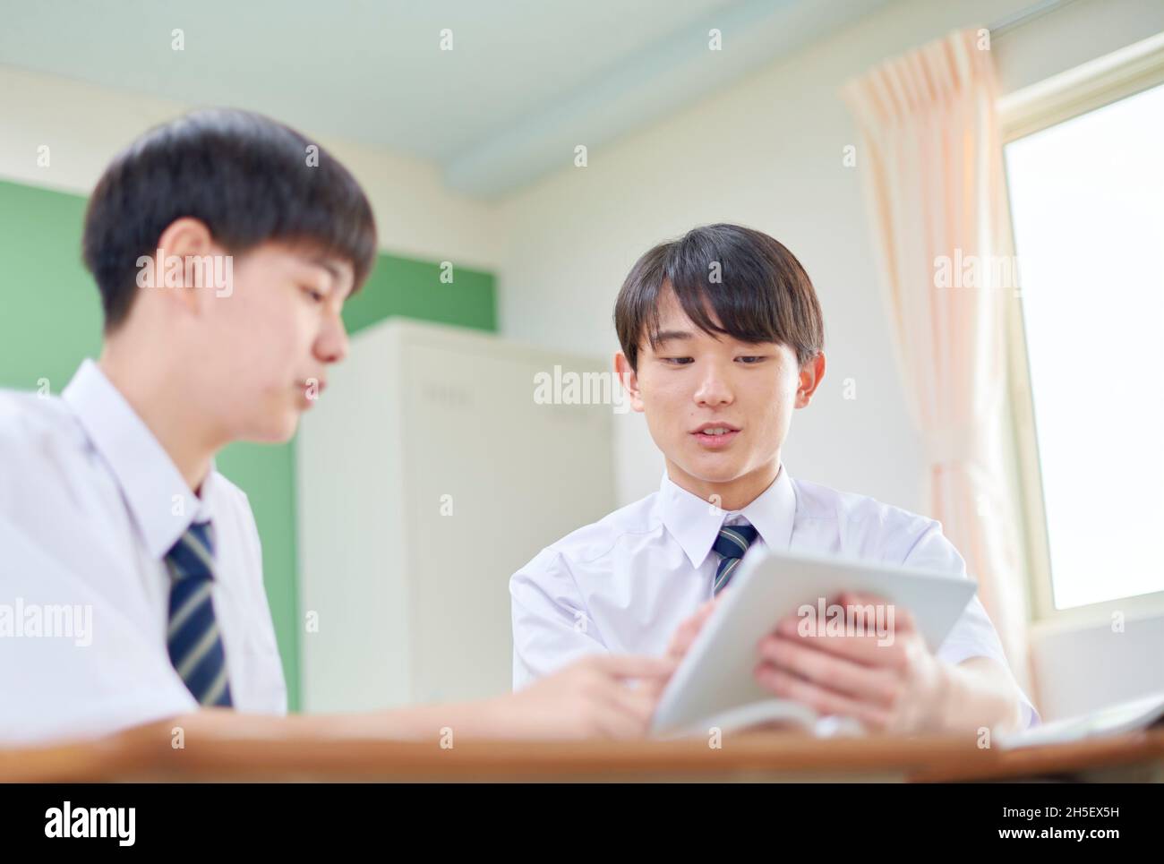 Japanese school students in the classroom Stock Photo - Alamy