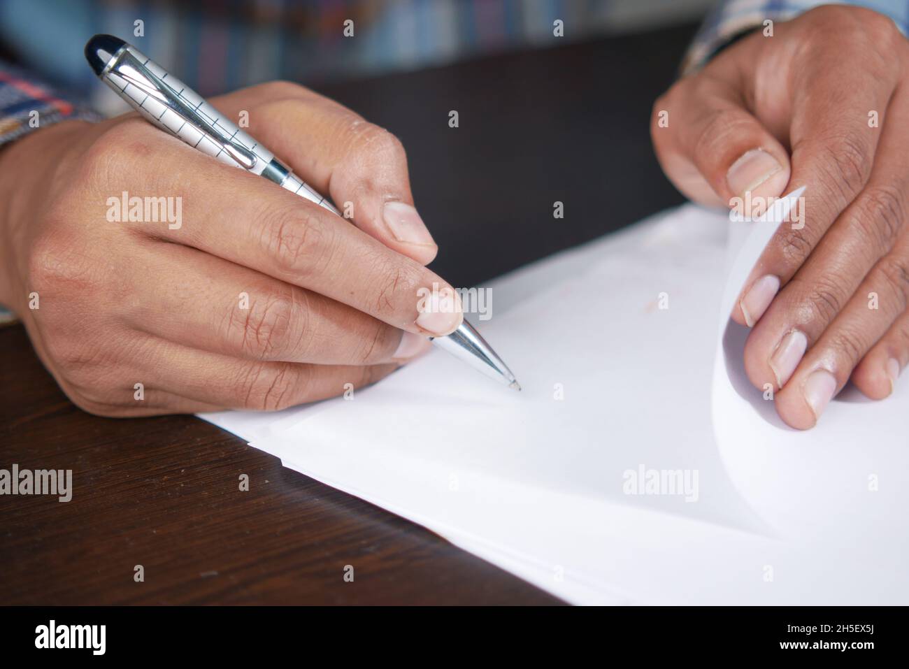 Handwriting hand document signature hi-res stock photography and images ...