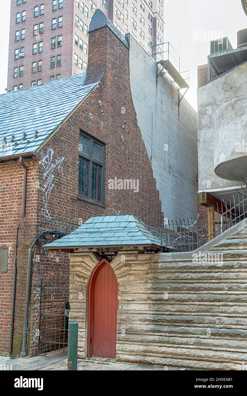 1321 Locust Street, Clarence B. Moore House, a Wilson Eyre-designed ...