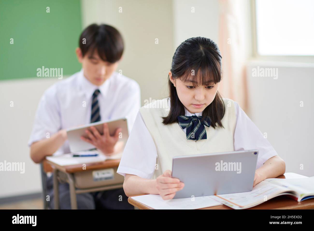 Japanese school students in the classroom Stock Photo - Alamy