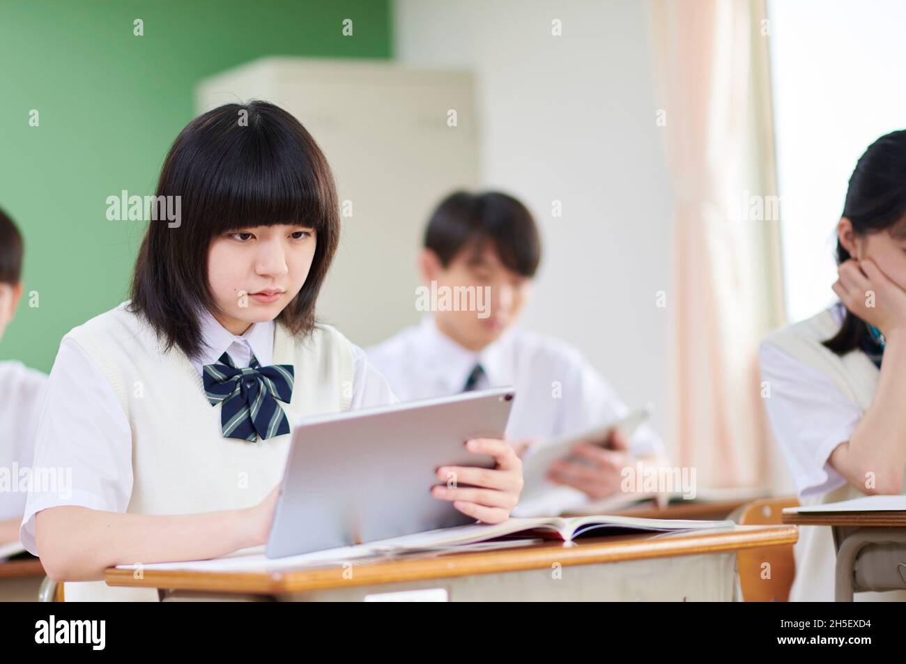 Japanese school students in the classroom Stock Photo - Alamy