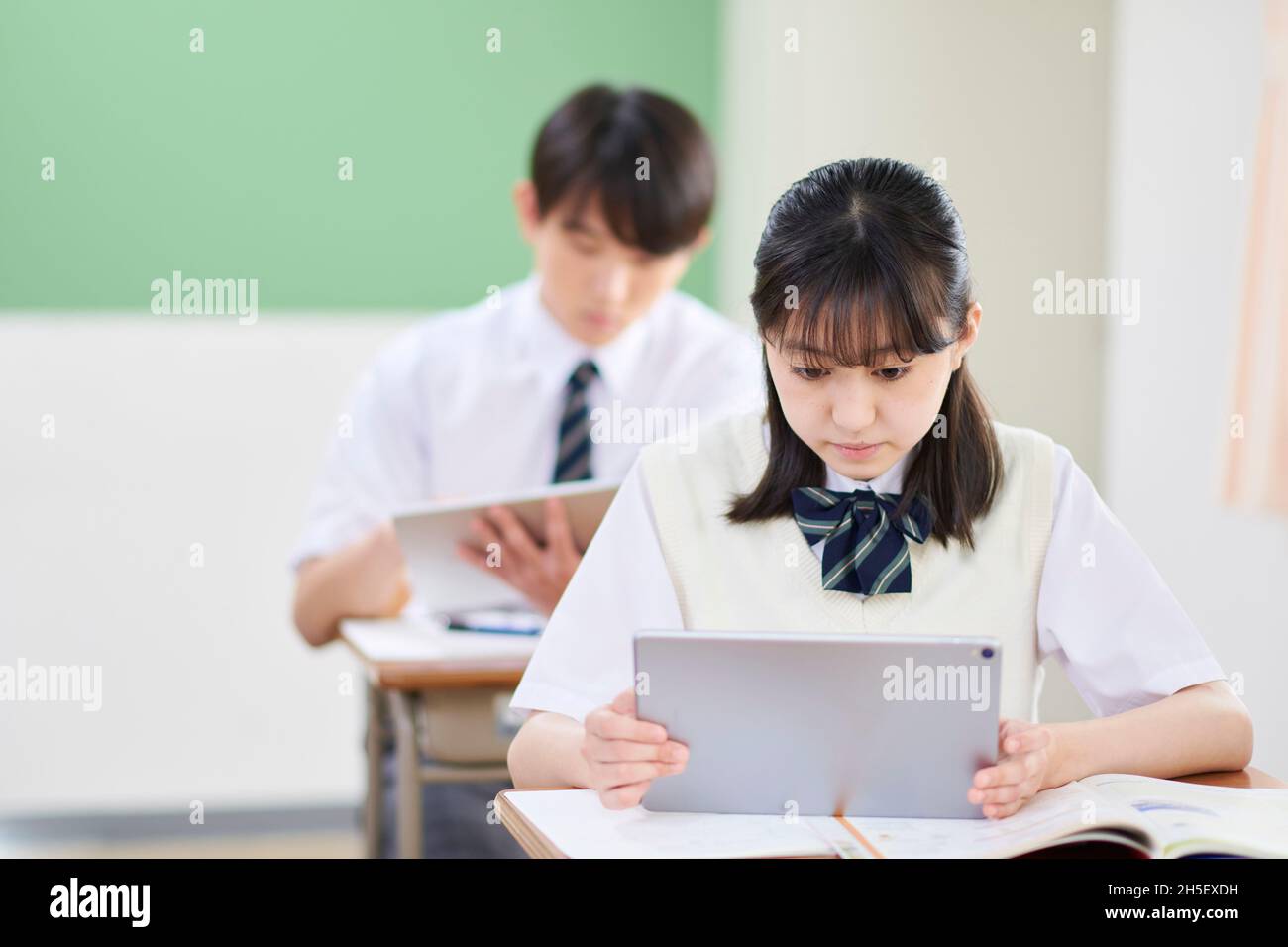 Japanese school students in the classroom Stock Photo - Alamy