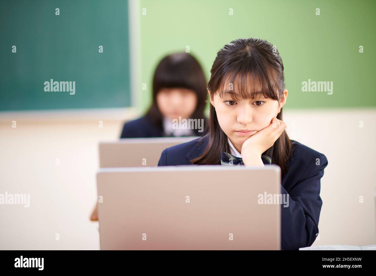 Japanese school students in the classroom Stock Photo - Alamy
