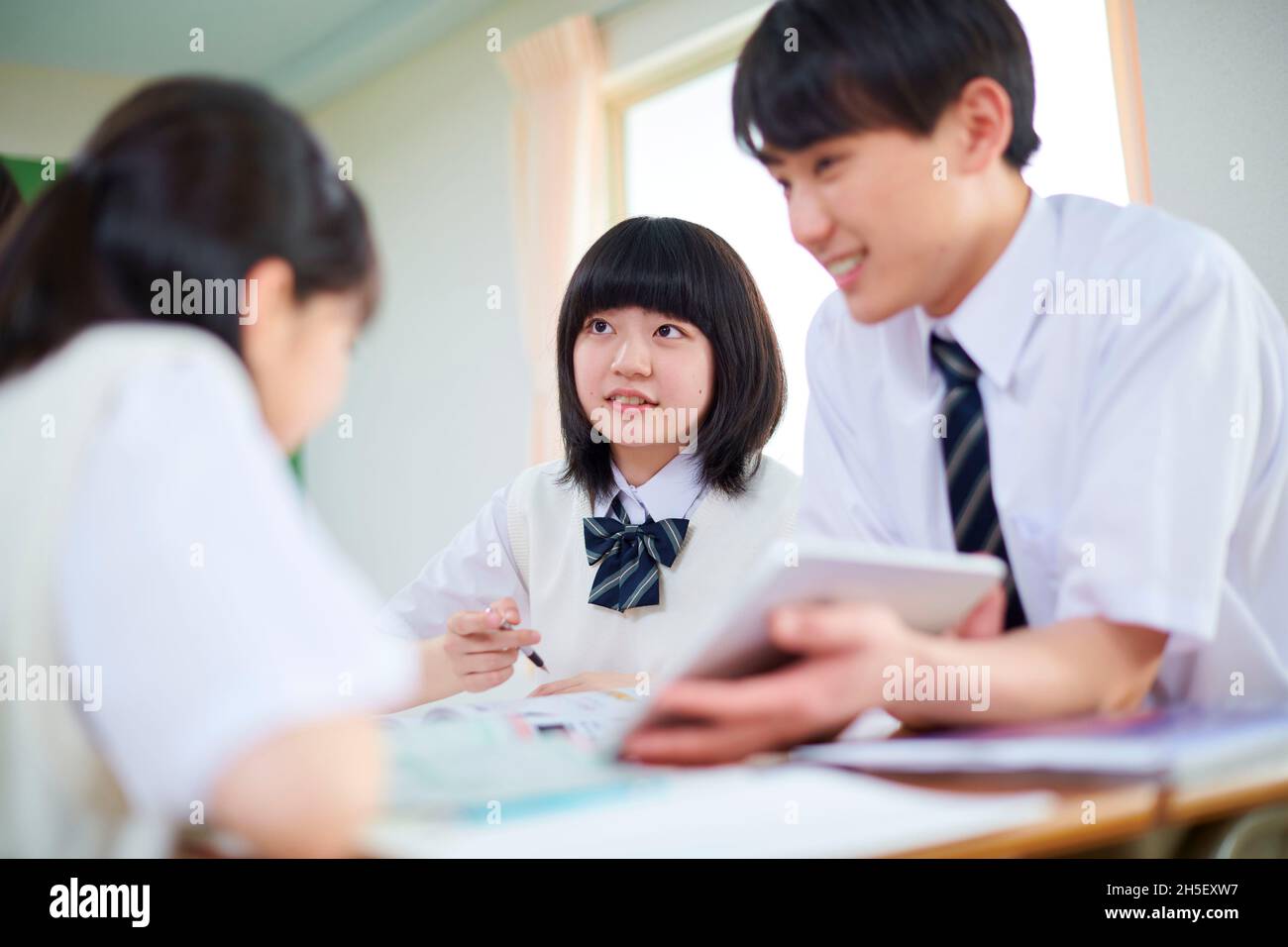 Japanese school students in the classroom Stock Photo - Alamy