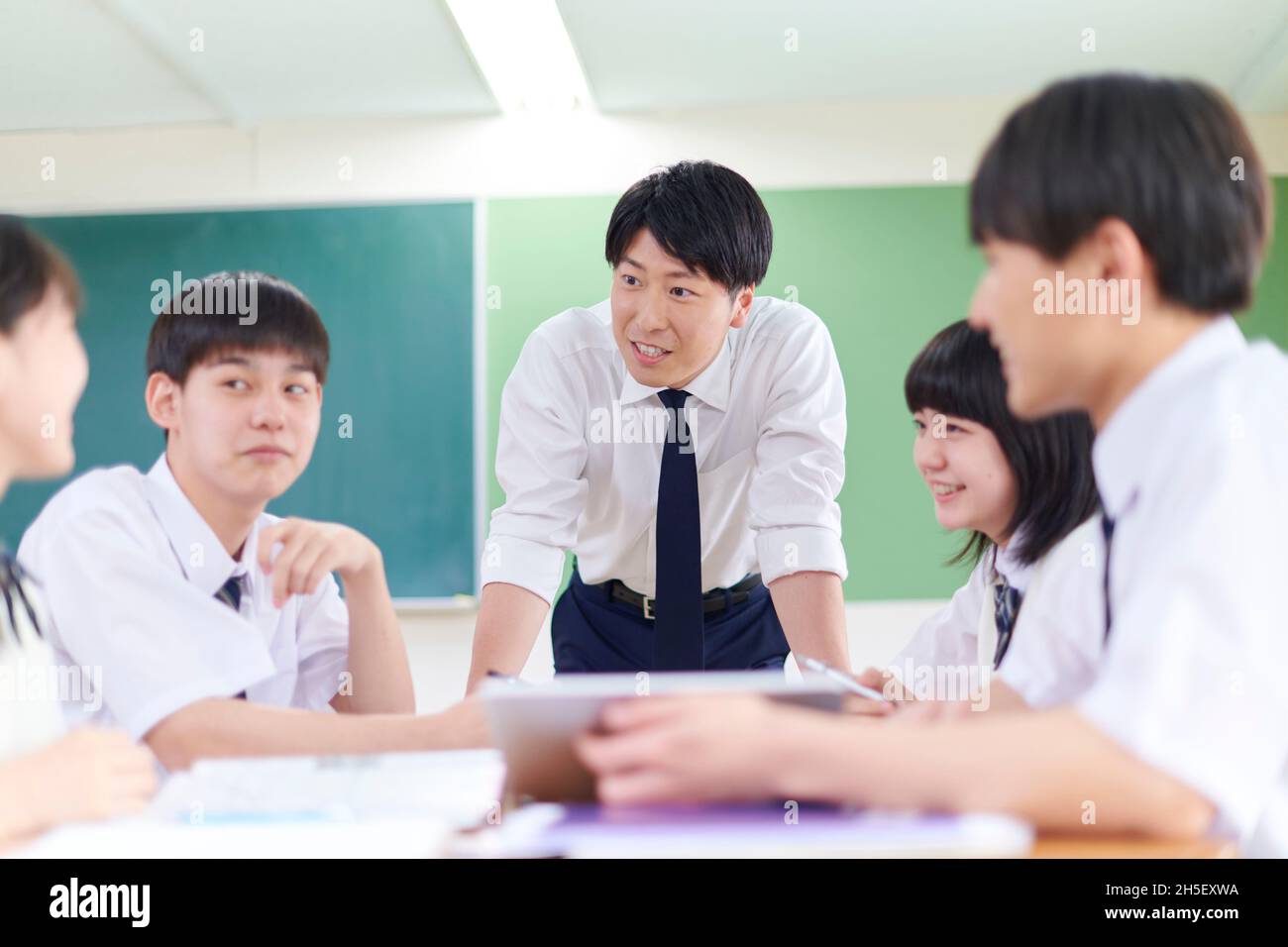 Japanese school students in the classroom Stock Photo - Alamy
