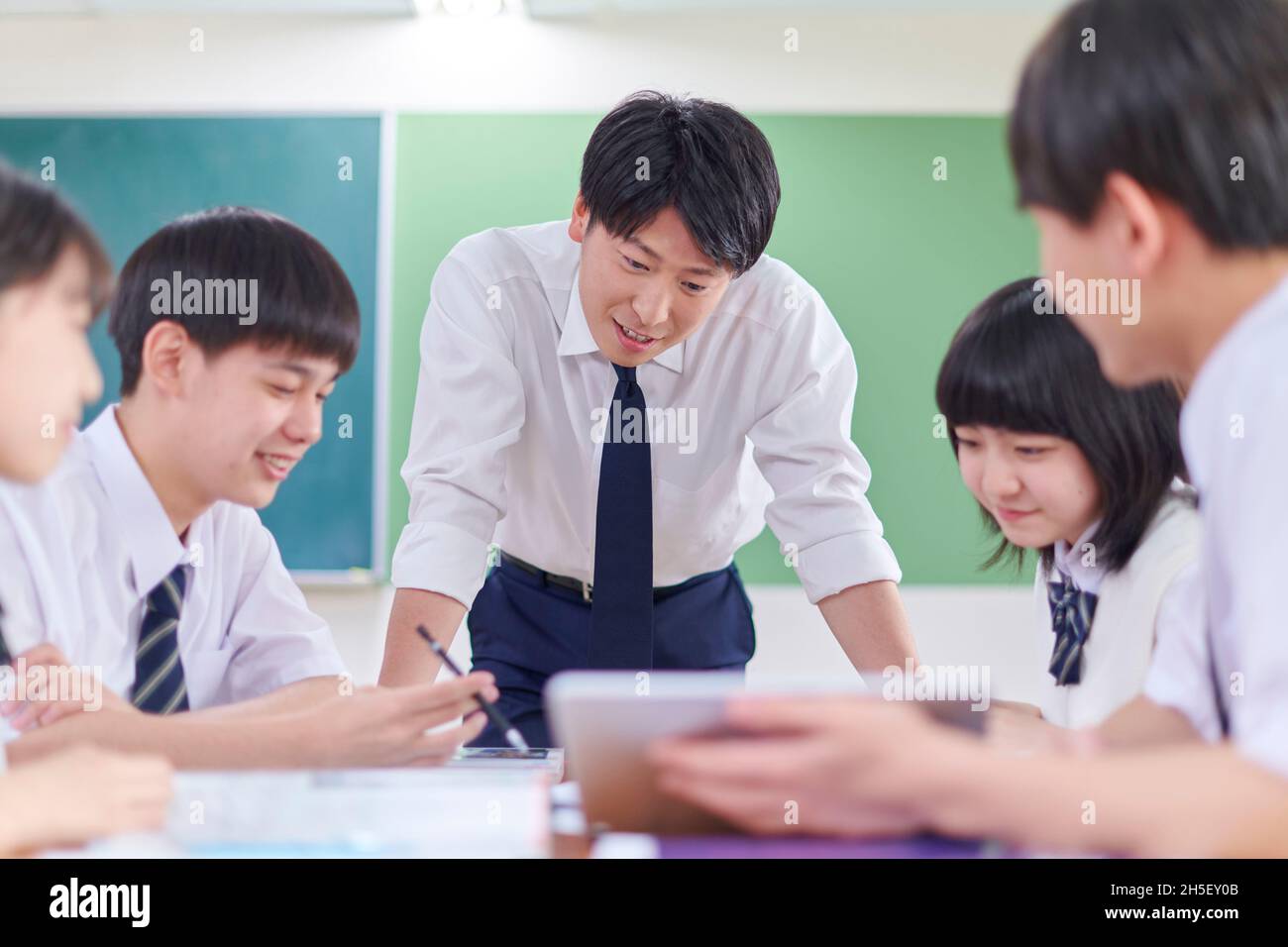 Japanese school students in the classroom Stock Photo - Alamy