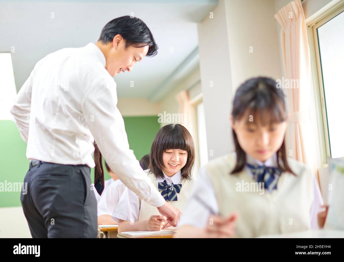 Japanese school students in the classroom Stock Photo - Alamy