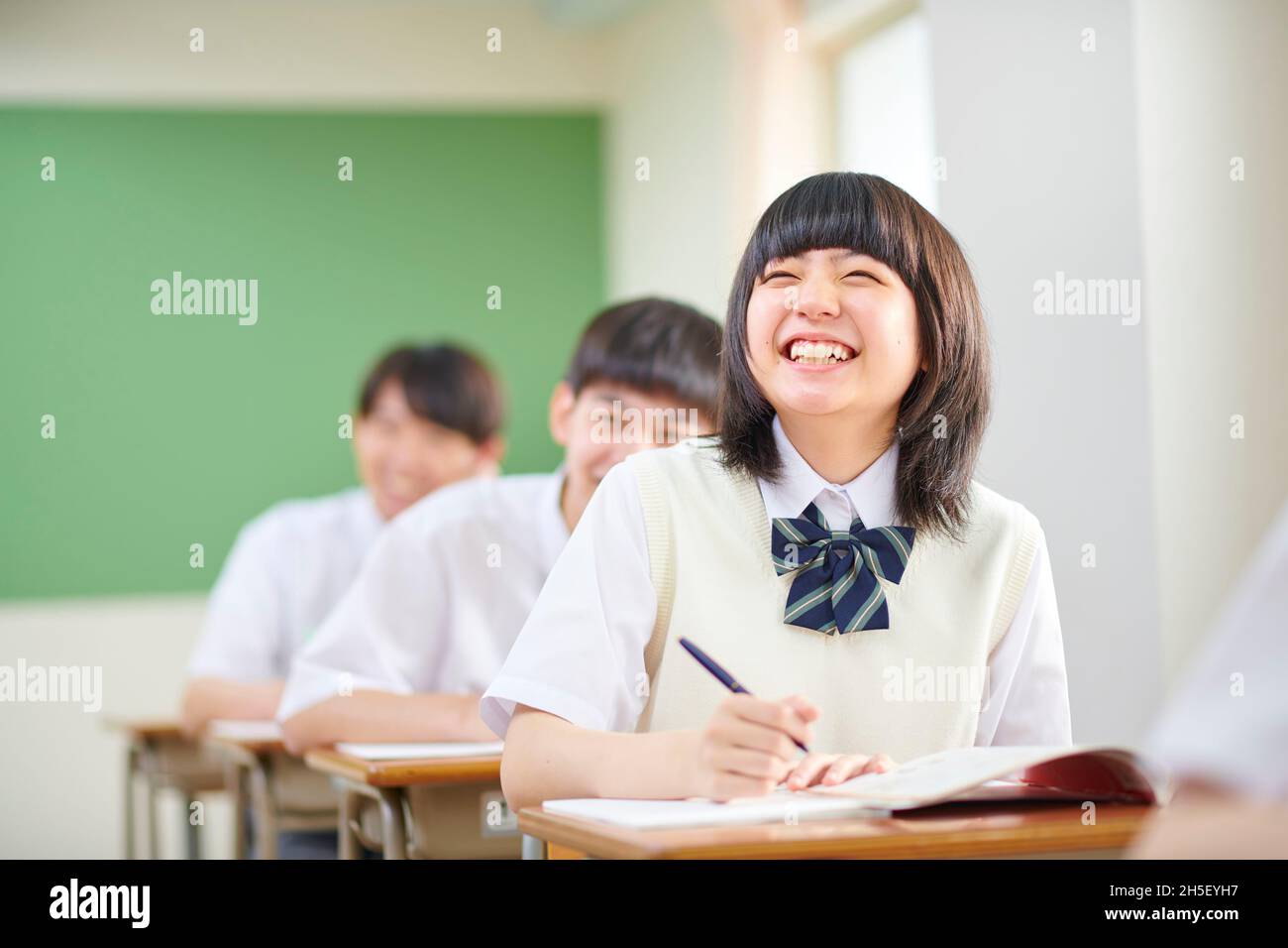 Japanese school students in the classroom Stock Photo - Alamy