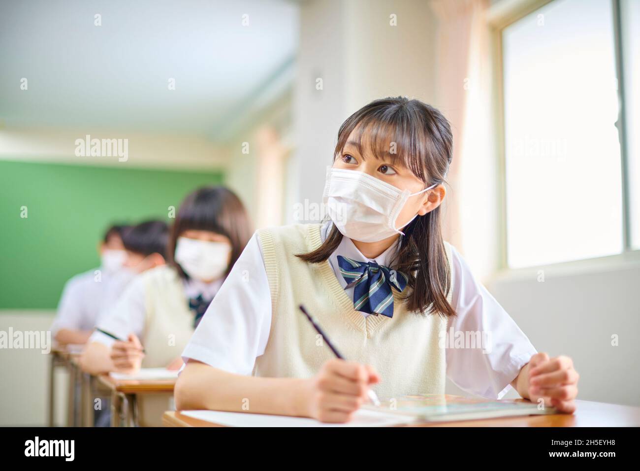 Japanese school students in the classroom Stock Photo - Alamy