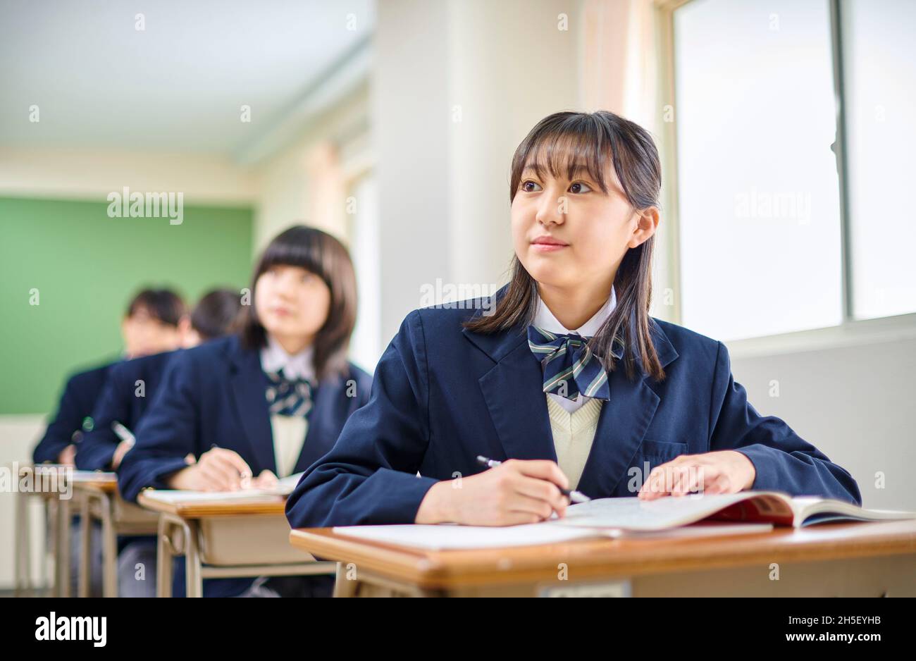 Japanese school students in the classroom Stock Photo - Alamy