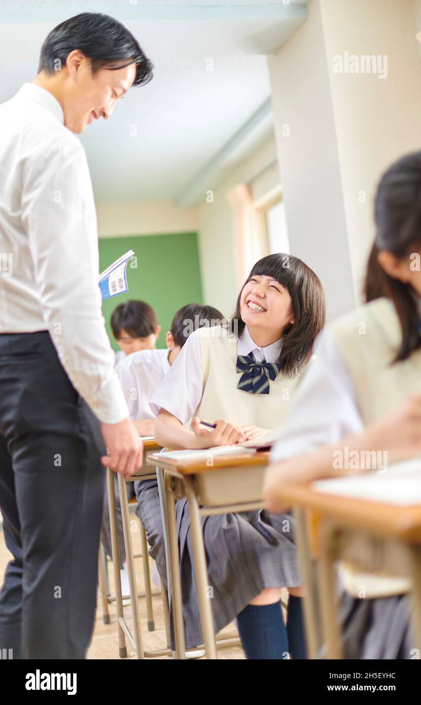 Japanese school students in the classroom Stock Photo - Alamy