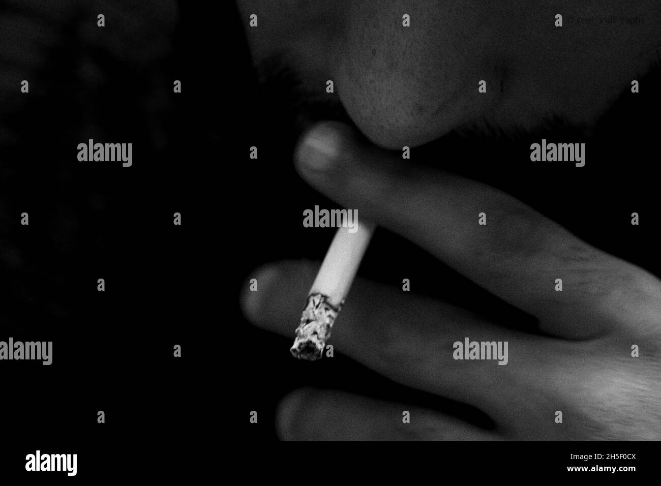 Addiction smoking hi-res stock photography and images - Alamy