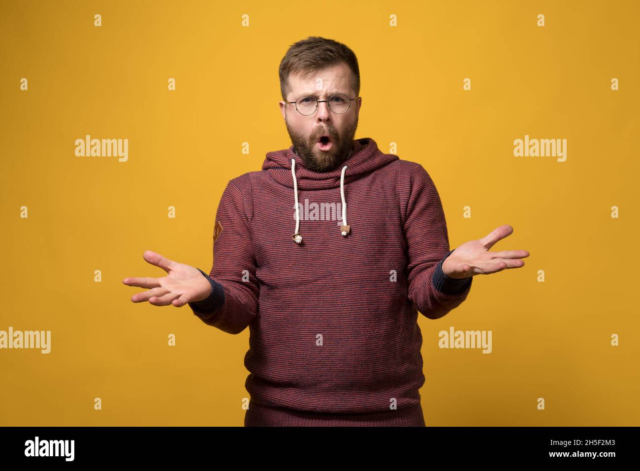 Throws hands up hi-res stock photography and images - Alamy