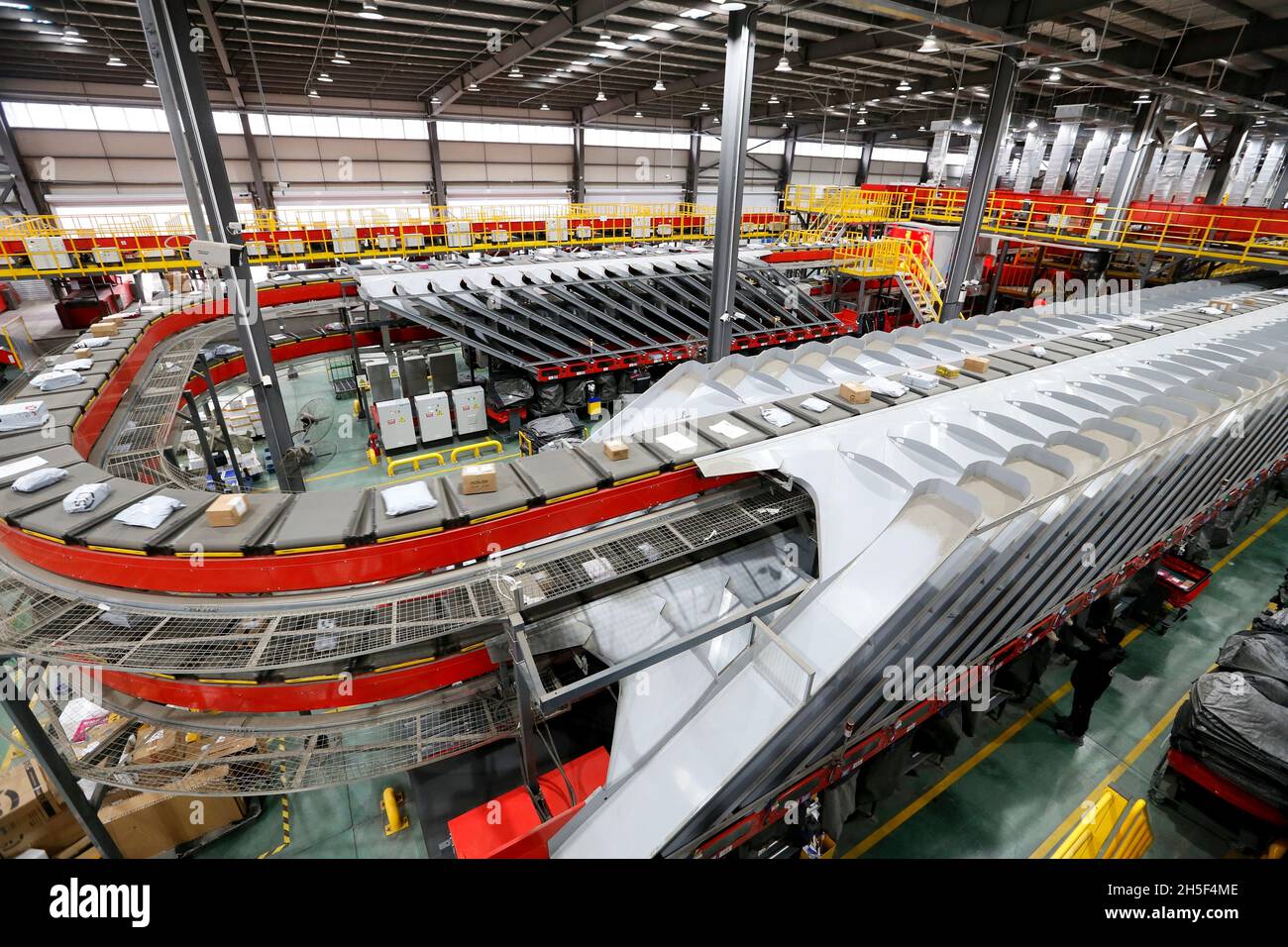 Sf express hi-res stock photography and images - Alamy