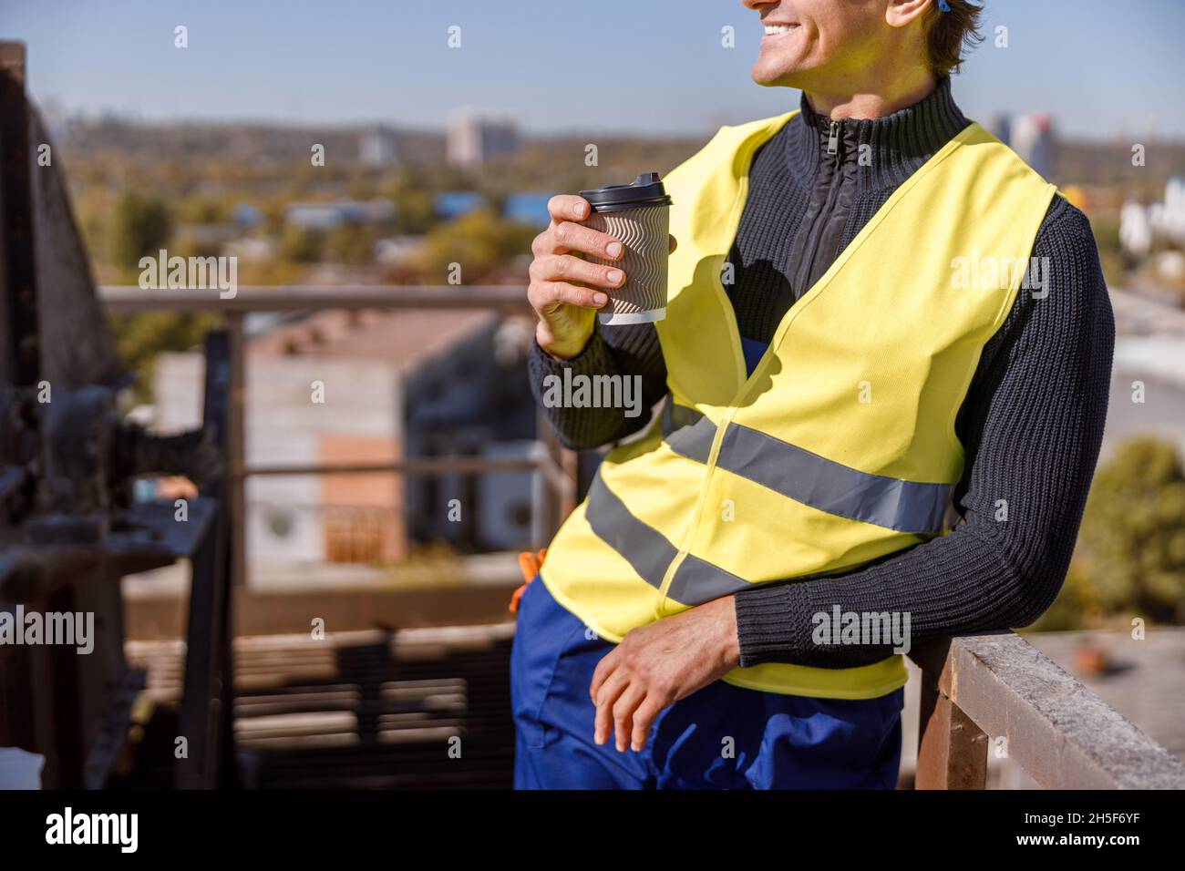 Worker drink hi-res stock photography and images - Alamy