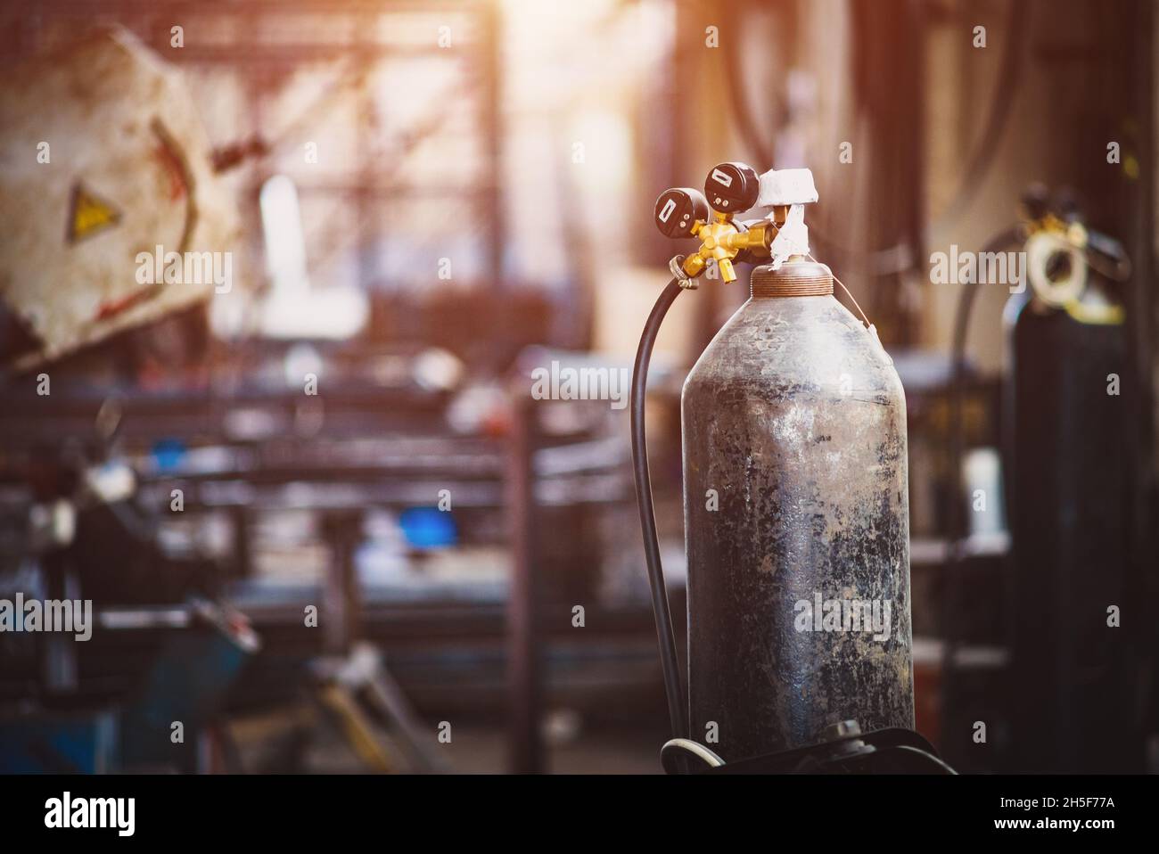Oxygen tank for welding hi-res stock photography and images - Alamy