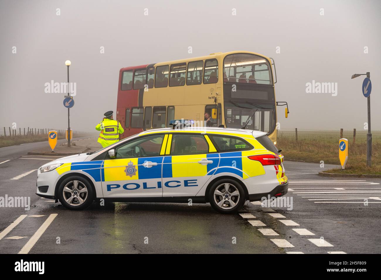 Police diverting road traffic uk hi-res stock photography and images ...