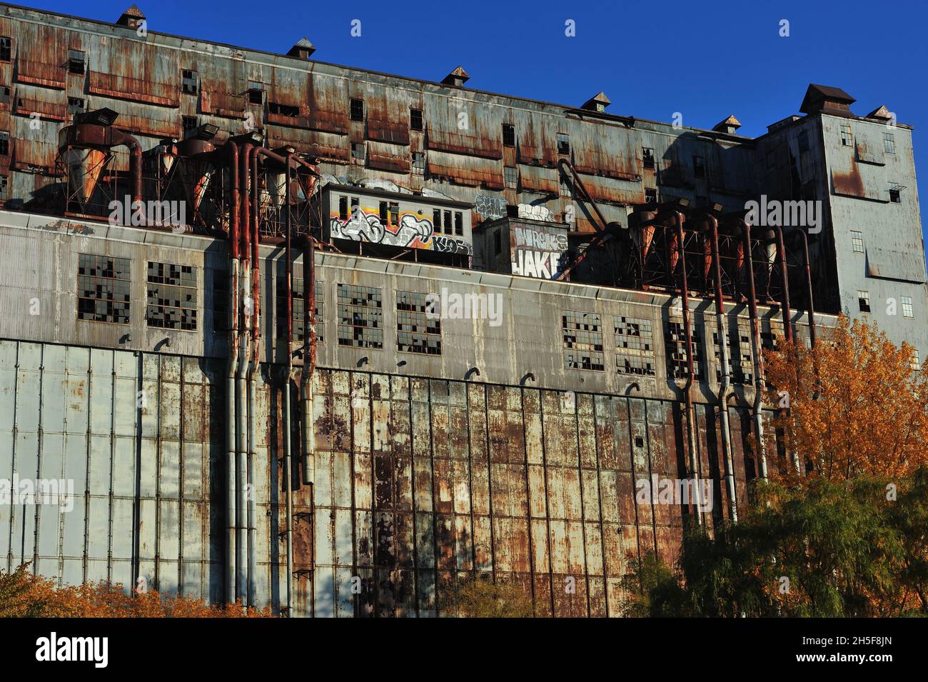 A picture of Silo #5 during the day Stock Photo - Alamy