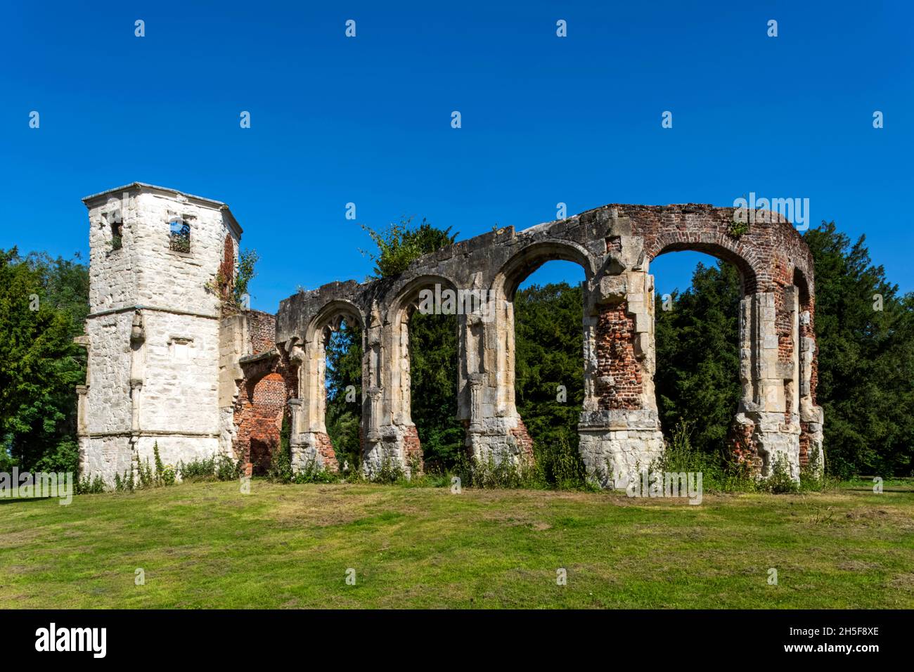 England, Hampshire, Basingstoke, Ruins of The Holy Trinity Chapel in ...