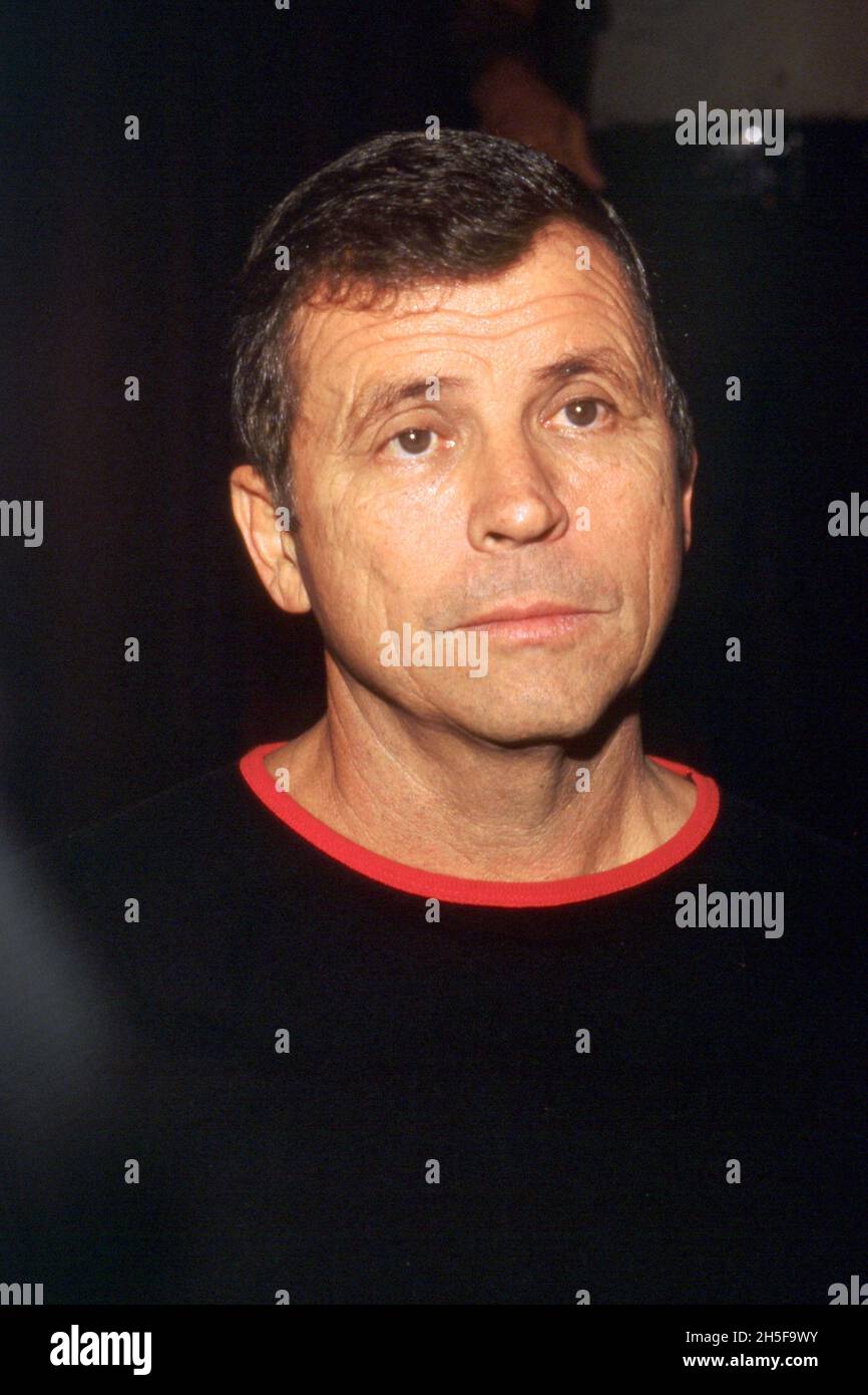 Tom laughlin hi-res stock photography and images - Alamy