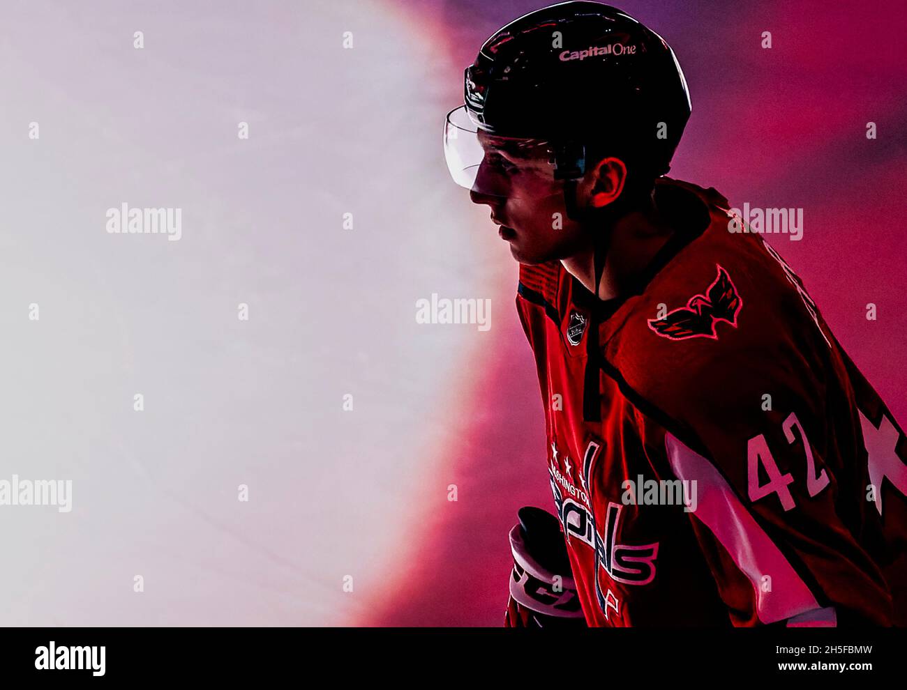 Defenceman hi-res stock photography and images - Alamy