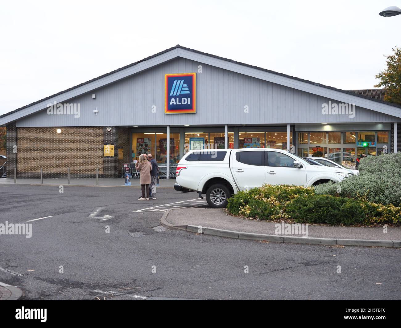 Aldi store 2021 hi-res stock photography and images - Alamy