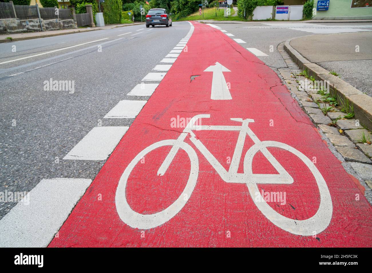 Cycle path symbol mark sign hi-res stock photography and images - Alamy