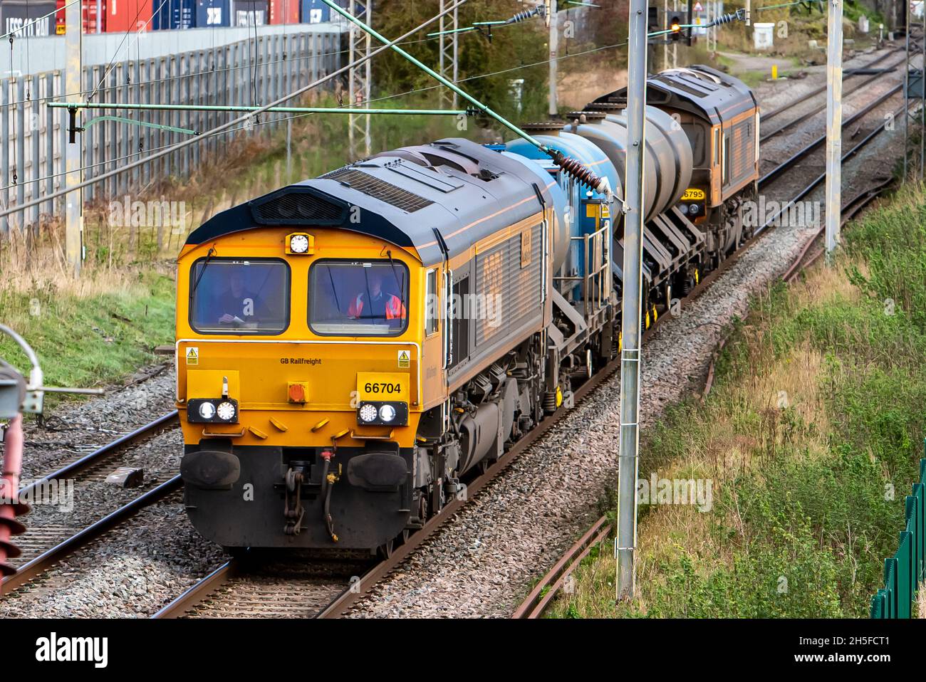 Class 66 locomotive hauling freightliner hi-res stock photography and ...