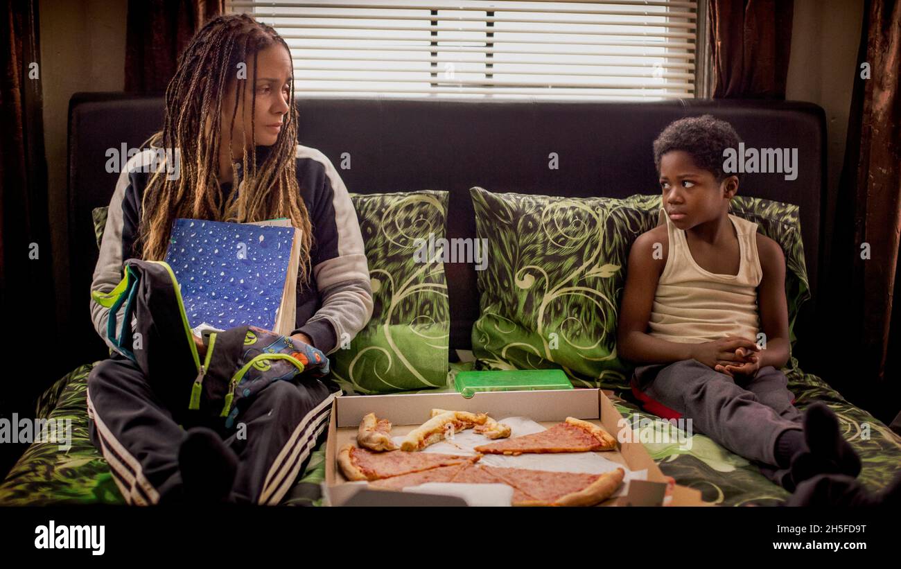 Halle berry as jackie justice hi-res stock photography and images - Alamy